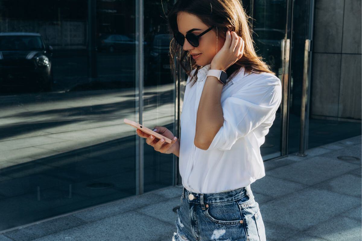 40 Best Apps for Business Travel Expenses, Bookings & More